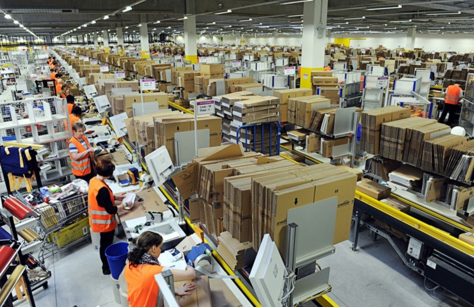 Amazon Faces Outrage From Senior Employees Over $15 Minimum Wage ...
