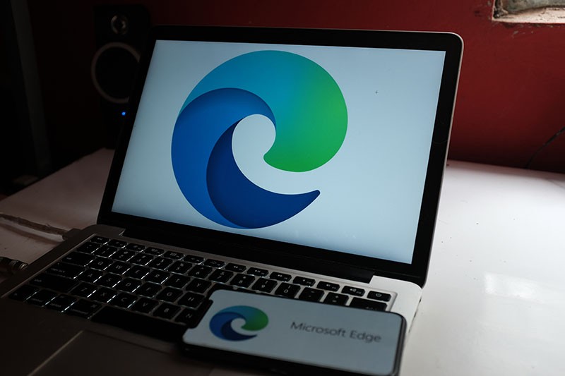 Briefcase Symbol On Microsoft Edge Icon